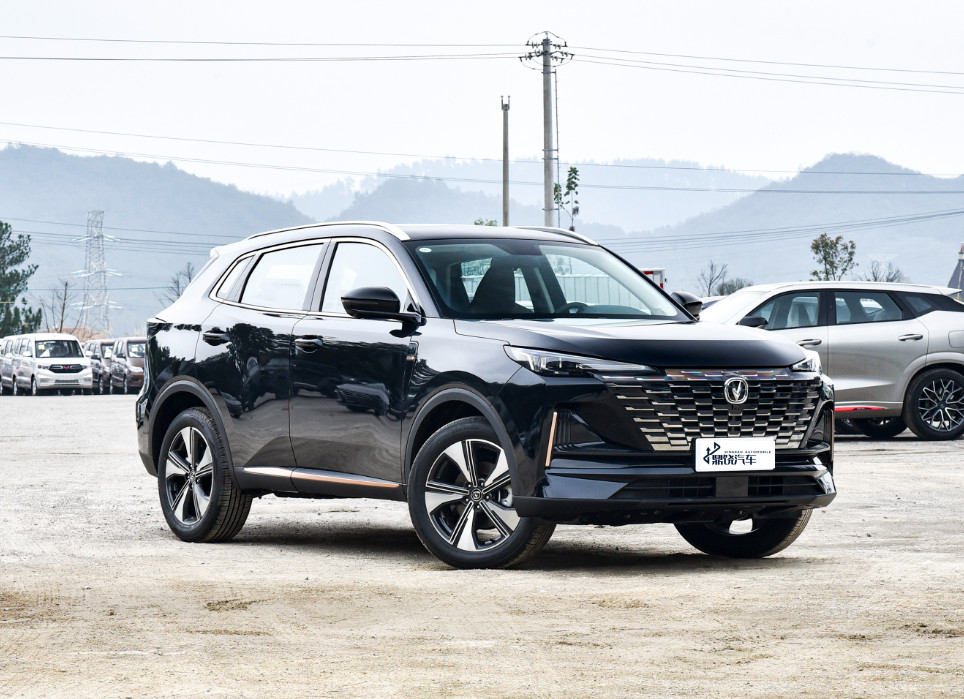 Adult Personal Chang An EV 138Kw ChangAn CS 55 Plus 300Nm Gas SUV New Car