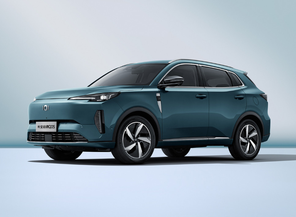 Luxury Chang An EV Changan Qiyuan Q05 SUV Hybrid Gas EV Car